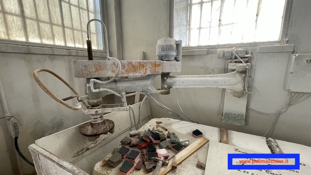 N.D. Cod. 36-22 lucidatrice manuale manettone usato in vendita